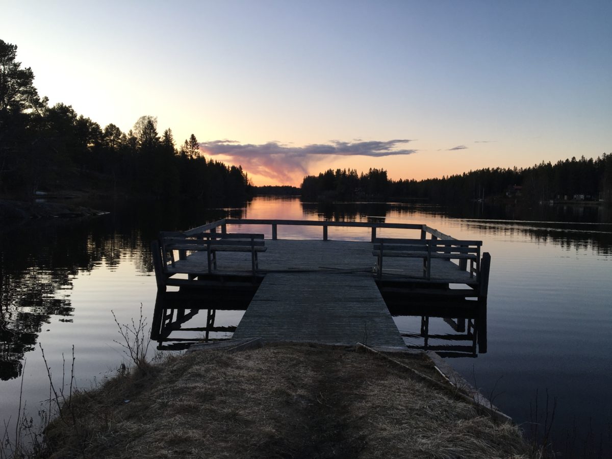 Stigar i Holmsund: runt Västerlångslädan med besök på sagoslott ...